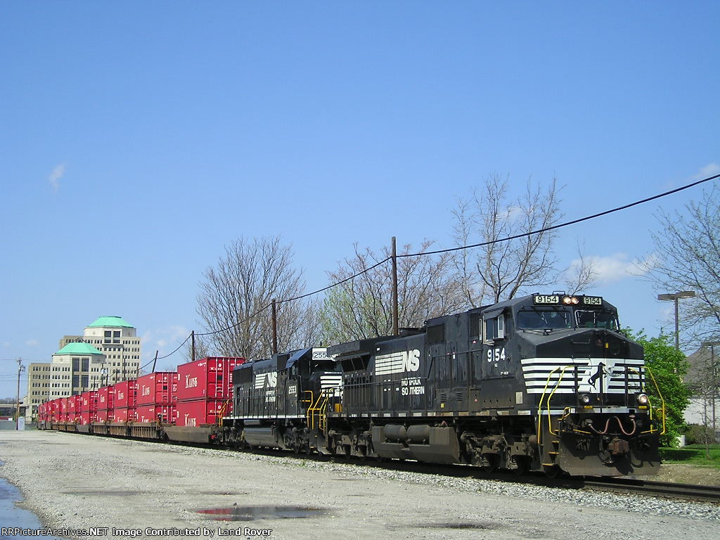 NS 9154 On NS 25 A Eastbound